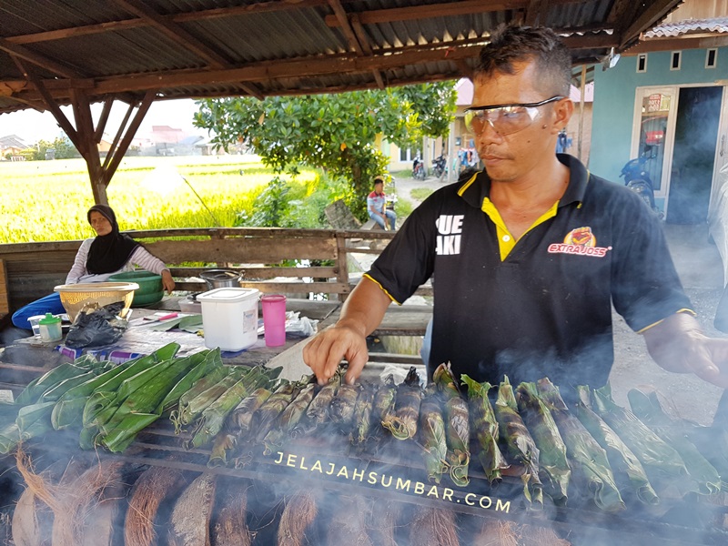 Singgah di Kedai Lompong Sagu Parak Laweh Lubuk Begalung - Jelajah Sumbar