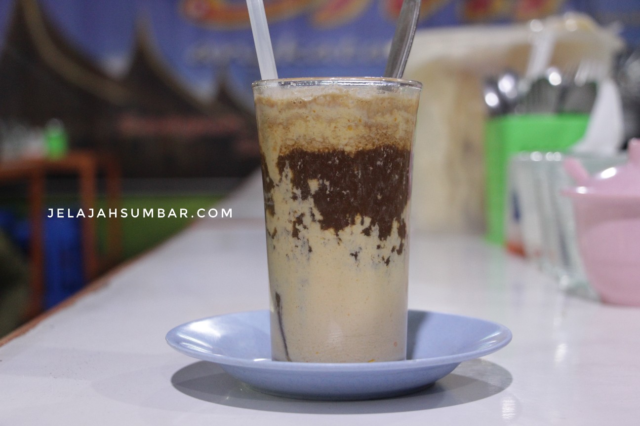 Nikmatnya Sensasi Jos Teh Telur Pinang Khas Bukittinggi - JelajahSumbar