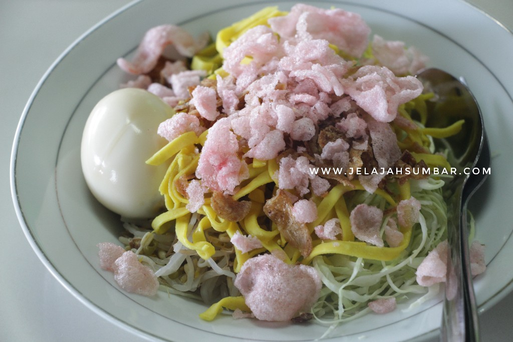 Sarapan Pagi di Ketupat Pitalah Purus III Padang, Gurih Kuahnya Awet ...