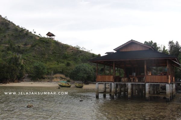 Paket Menginap di Labuan Sunday Mandeh - Jelajah Sumbar
