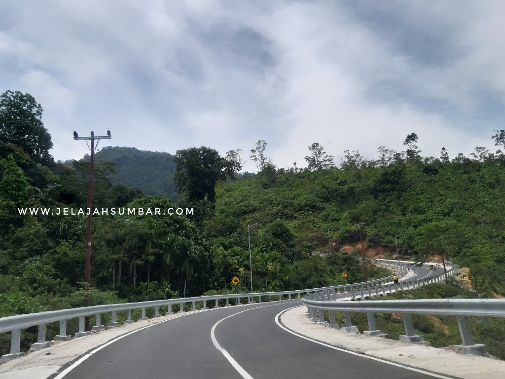 Jalan – jalan ke Mandeh Melewati Jalan Baru - Jelajah Sumbar