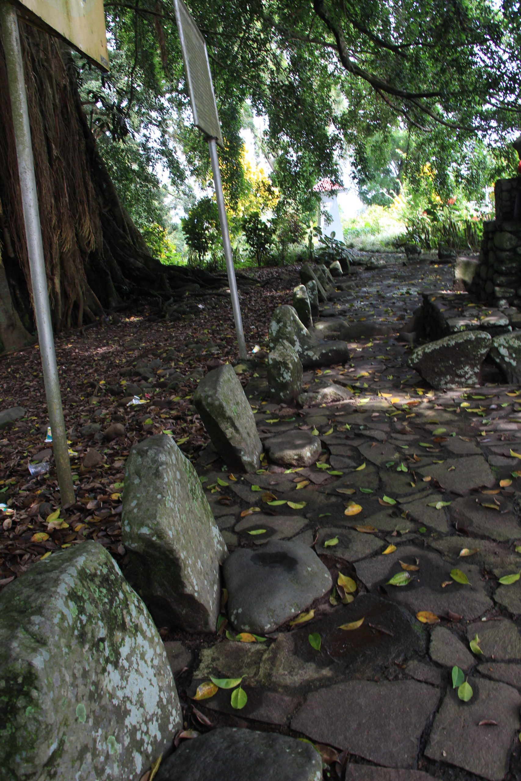 Cerita Seru Dari Terbentuknya Situs Batu Batikam - Jelajah Sumbar